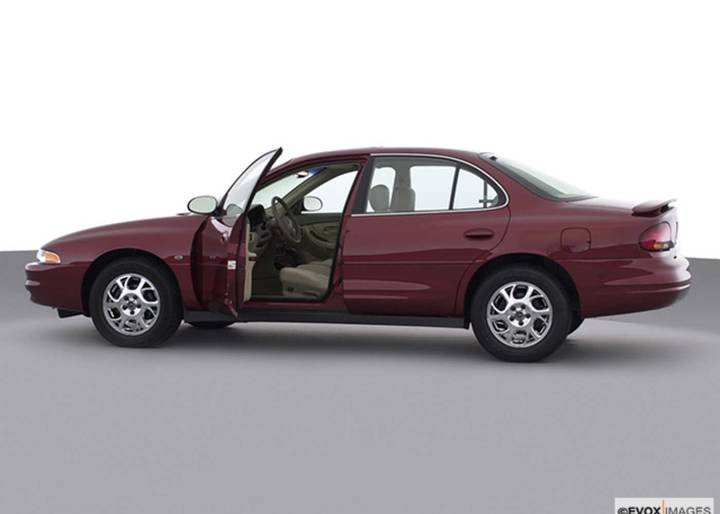 2002 Oldsmobile Intrigue Review | Pricing, Trims & Photos - TrueCar