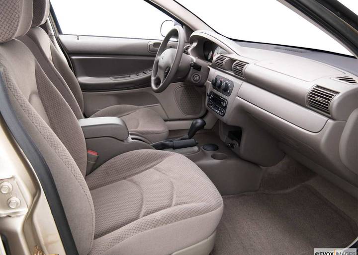 2006 Dodge Stratus Review | Pricing, Trims & Photos - TrueCar