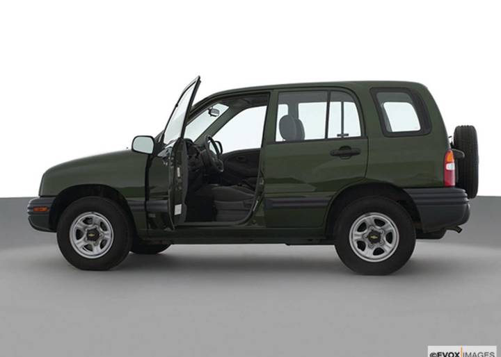 2004 Chevrolet Tracker Review | Pricing, Trims & Photos - TrueCar
