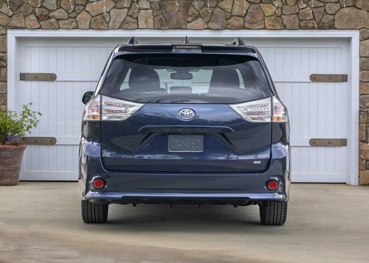 2019 Toyota Sienna Review | Pricing, Trims & Photos - TrueCar
