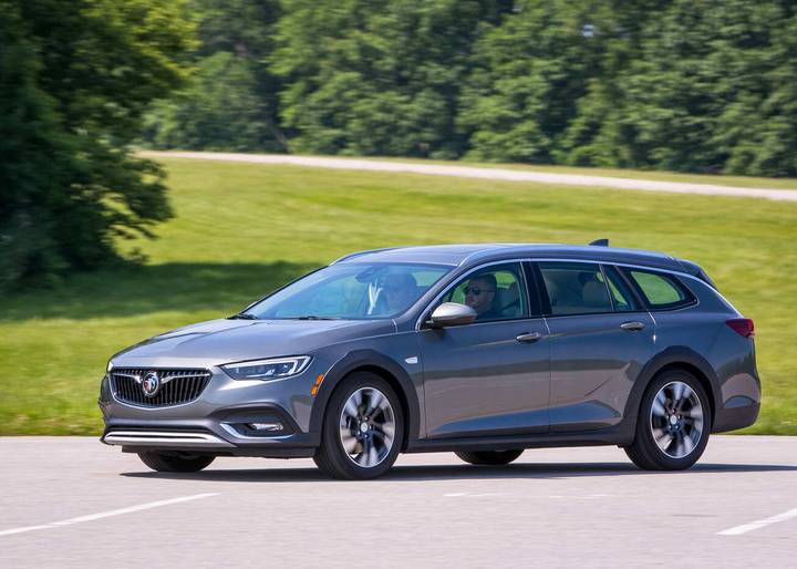 2019 Buick Regal TourX Review | Pricing, Trims & Photos - TrueCar