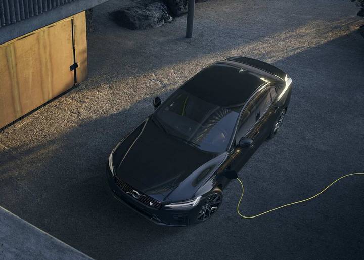 2025 Volvo S60 Plug-In Hybrid Review | Pricing, Trims & Photos - TrueCar